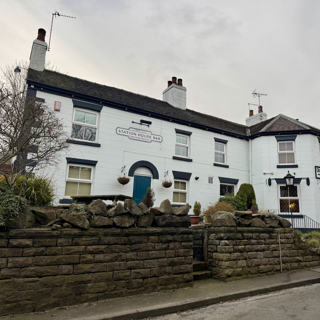 The Queens Head Hotel